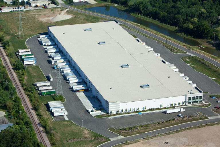 Quad/Graphics Logistics Center - Riley Construction